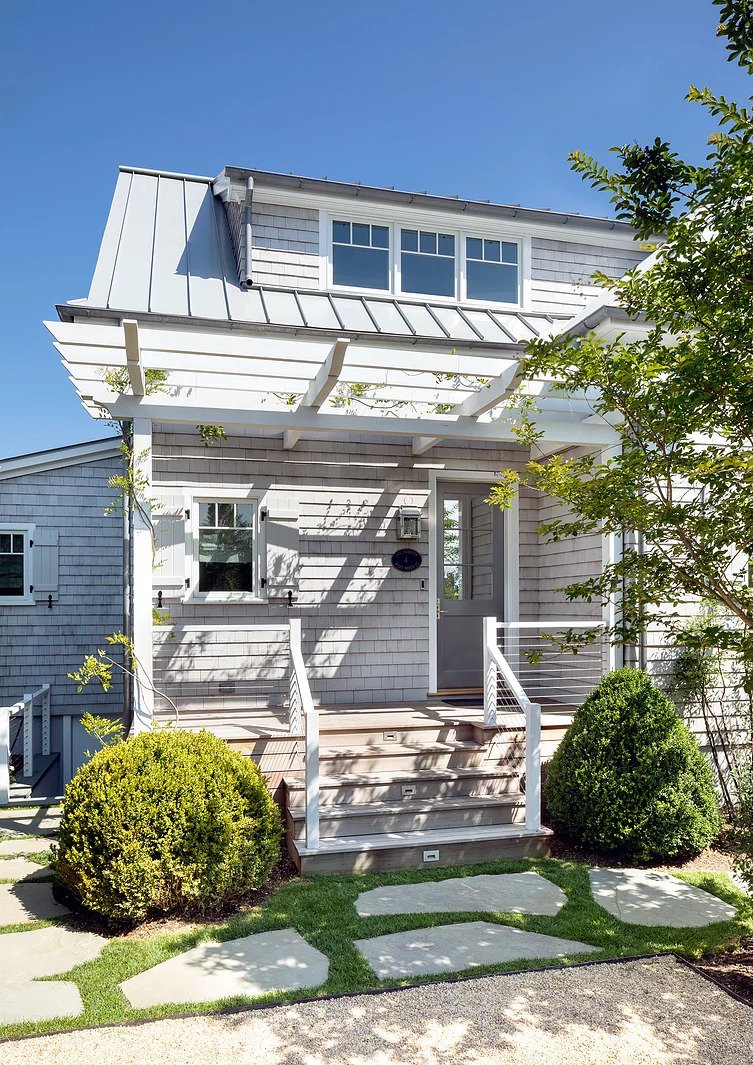 Dan’s Papers | This Is the Hamptons